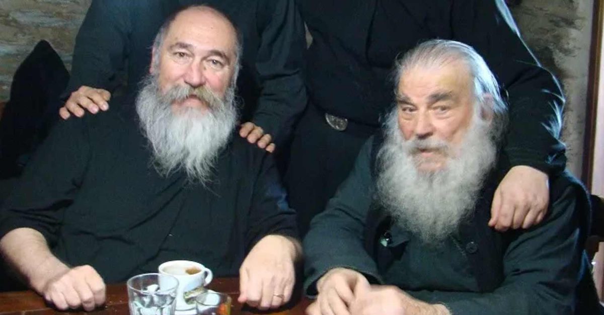 «Ο Τζίμης Πανούσης ερχόταν και παρακολουθούσε με ευλάβεια τη Θεία ...