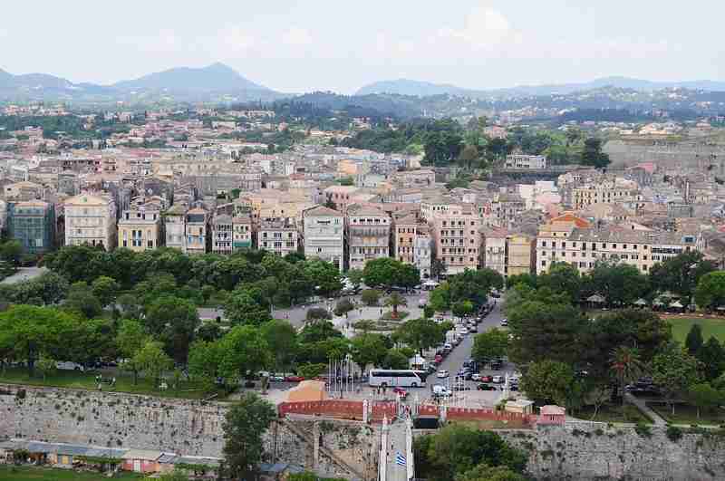 Η μεγαλύτερη πλατεία των Βαλκανίων αλλά και η 27η παγκοσμίως βρίσκεται ...